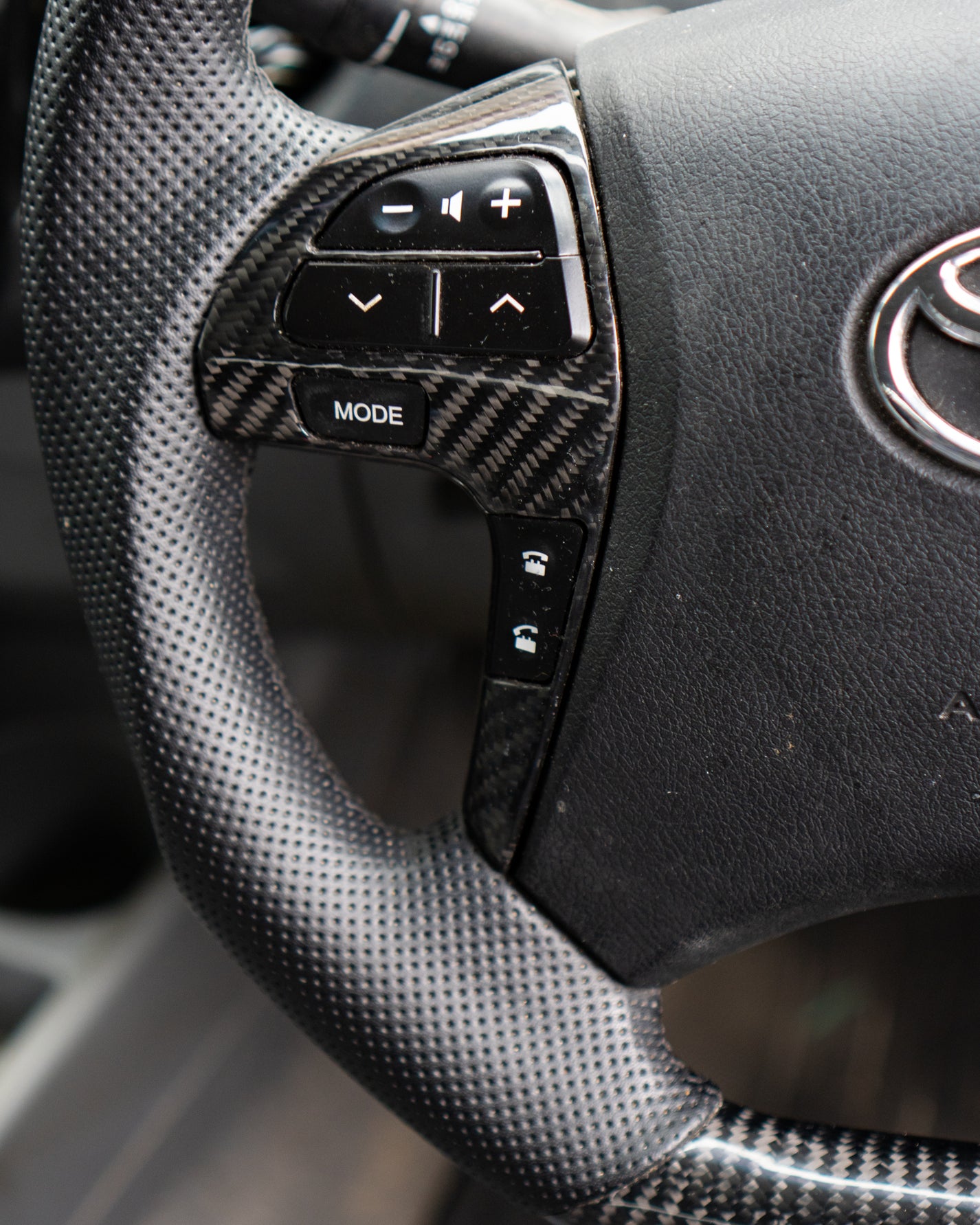 Alpha Series - Carbon Steering Wheel to suit Toyota N70 Hilux – EC Offroad