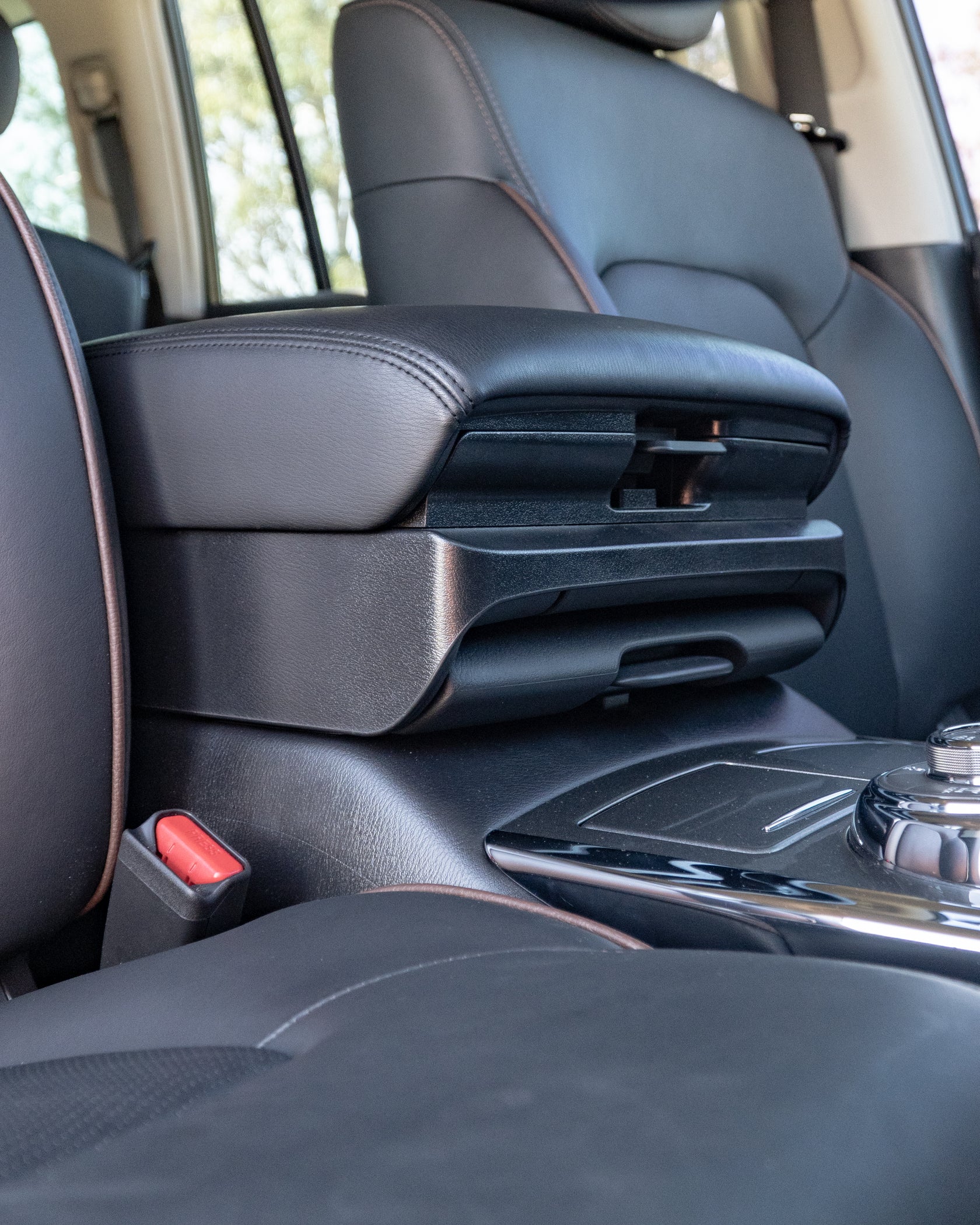 Raised Centre Console Armrest to suit Y62 Nissan Patrol – EC Offroad