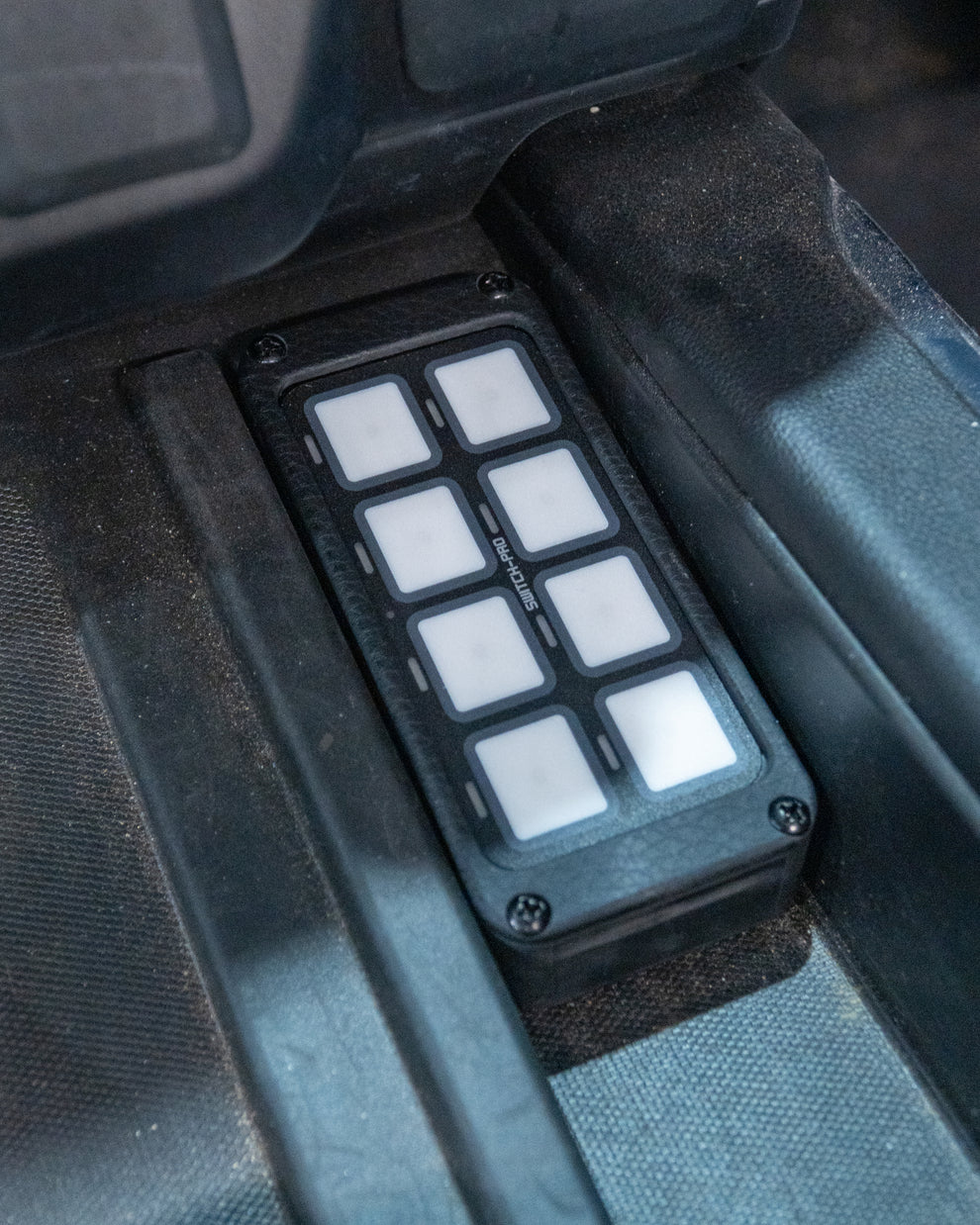 MOUNT FOR SWITCH PROS TO SUIT CHEV 2500 – EC Offroad