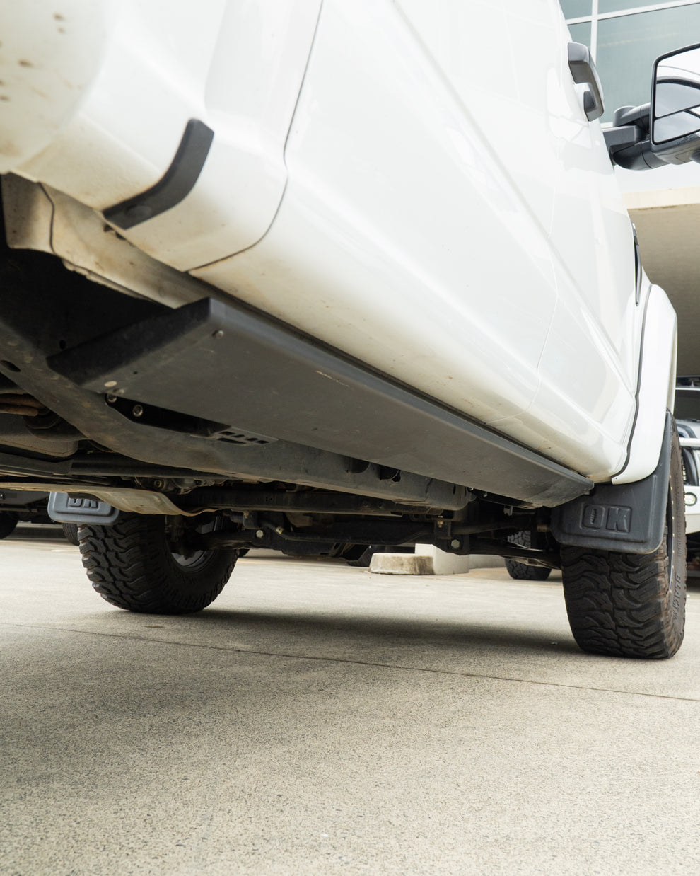 Electric drop down side steps to suit Ford F150 (2015-25) – EC Offroad