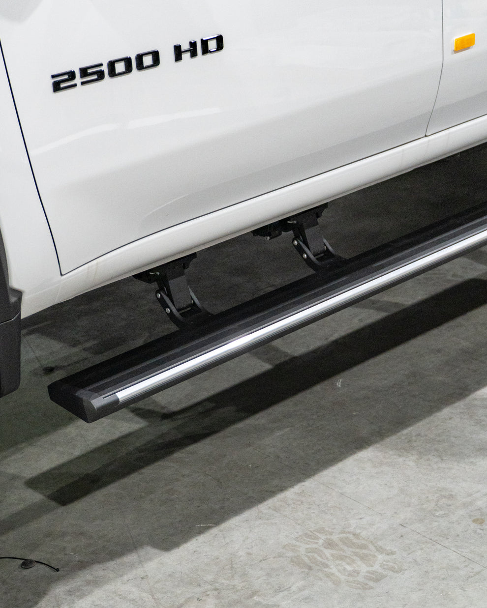 Electric Side Steps to suit Chev 2500HD 2021 On – EC Offroad