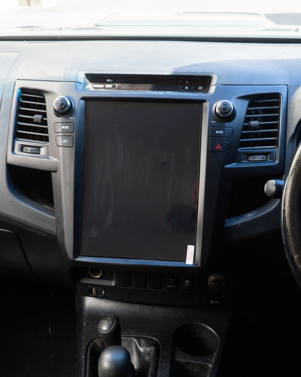 12 Inch Head Unit to Suit N70 Hilux with Digital Air Controls – EC Offroad